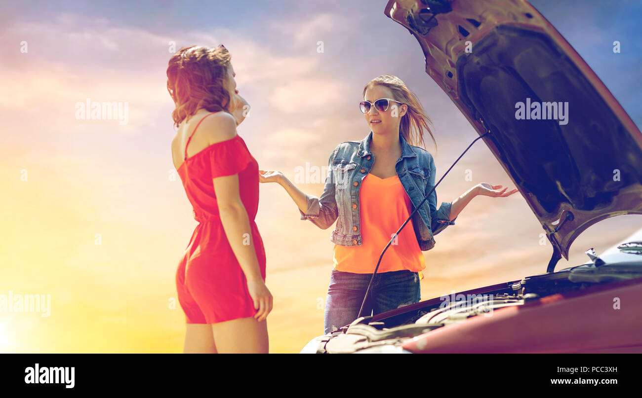 Open car hood while driving hi-res stock photography and images - Alamy