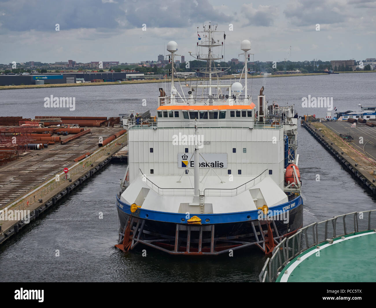 Seismic crew hi-res stock photography and images - Alamy