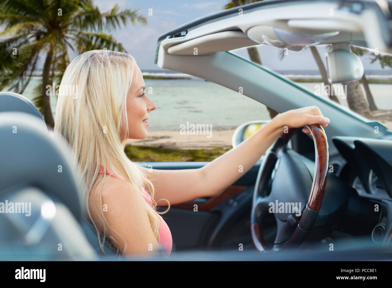 Car driving at beach hi-res stock photography and images - Alamy