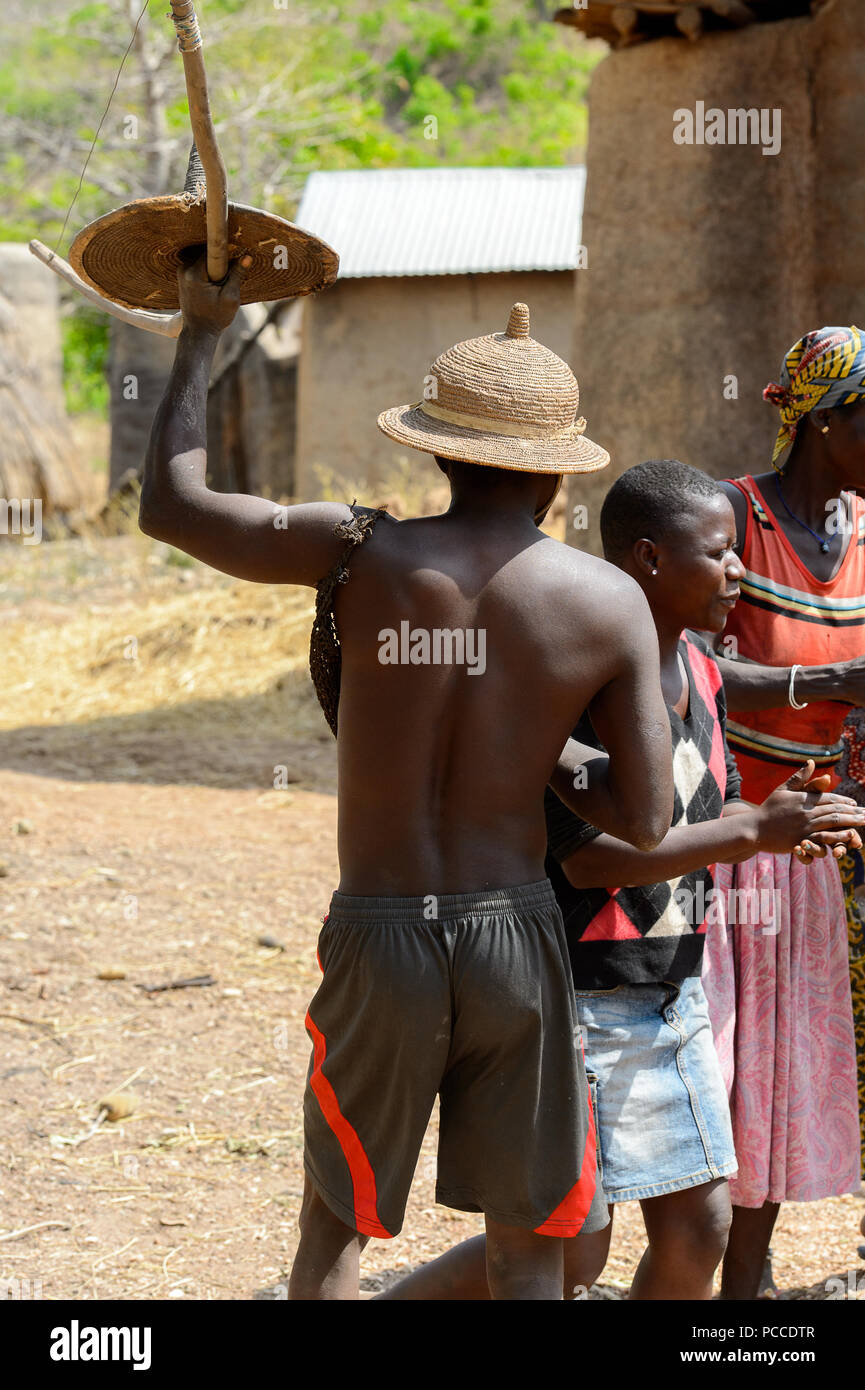 TAMBERMA VIL., TOGO - JAN 13, 2017: Unidentified Tammari man dressed ...