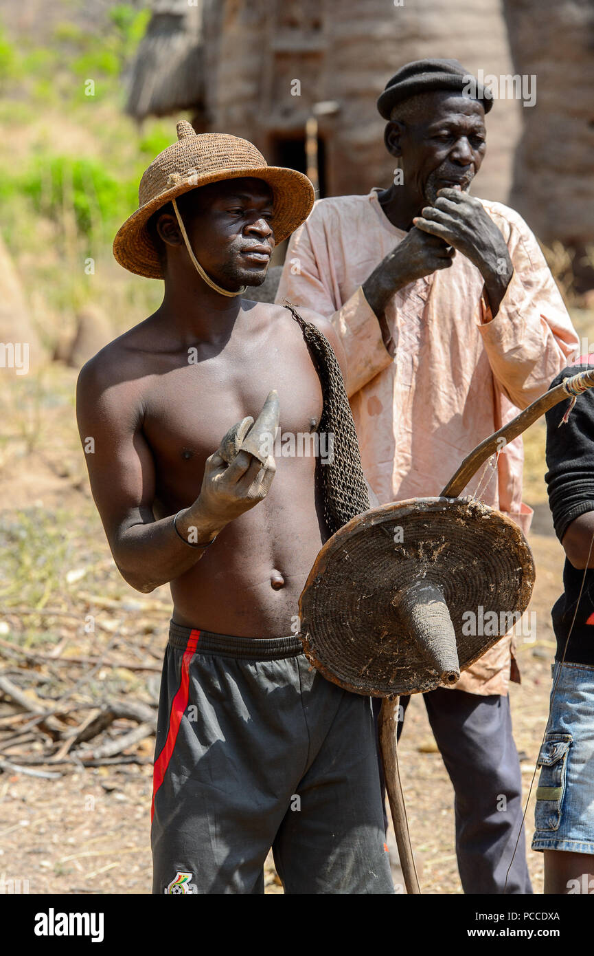 TAMBERMA VIL., TOGO - JAN 13, 2017: Unidentified Tammari man dressed ...