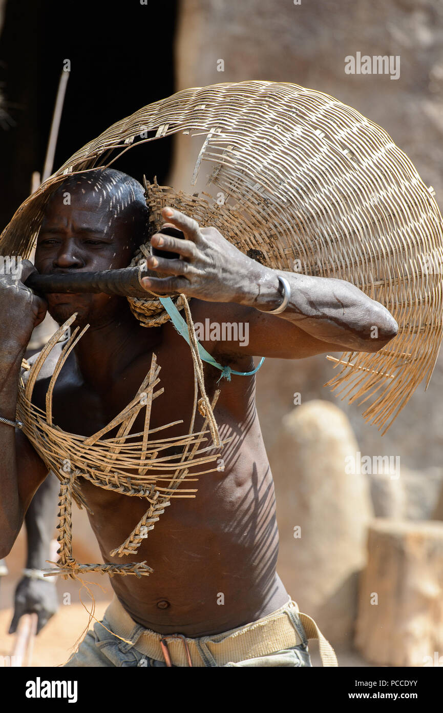 TAMBERMA VIL., TOGO - JAN 13, 2017: Unidentified Tammari man dressed ...