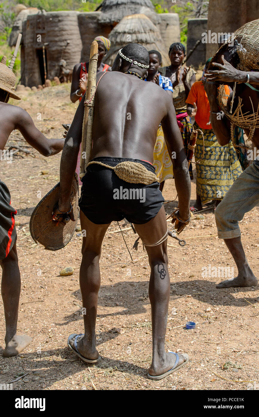 TAMBERMA VIL., TOGO - JAN 13, 2017: Unidentified Tammari man dressed ...