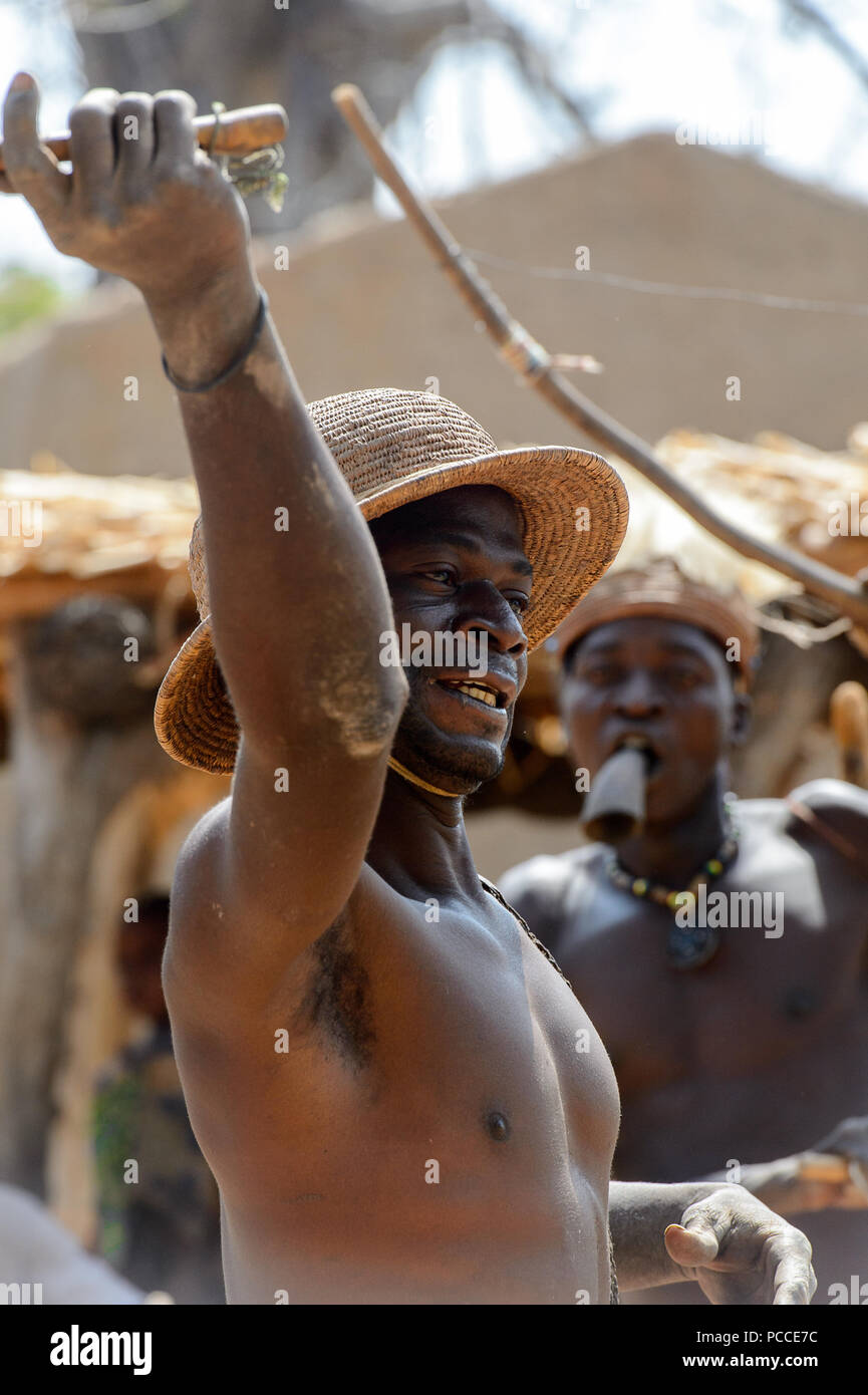 TAMBERMA VIL., TOGO - JAN 13, 2017: Unidentified Tammari man dressed ...