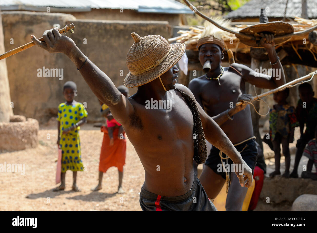 TAMBERMA VIL., TOGO - JAN 13, 2017: Unidentified Tammari man dressed ...