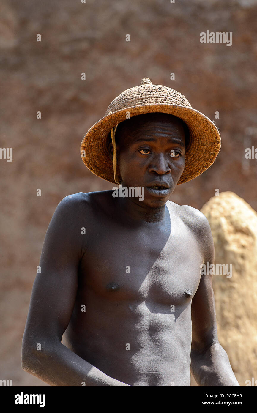 TAMBERMA VIL., TOGO - JAN 13, 2017: Unidentified Tammari man dressed ...