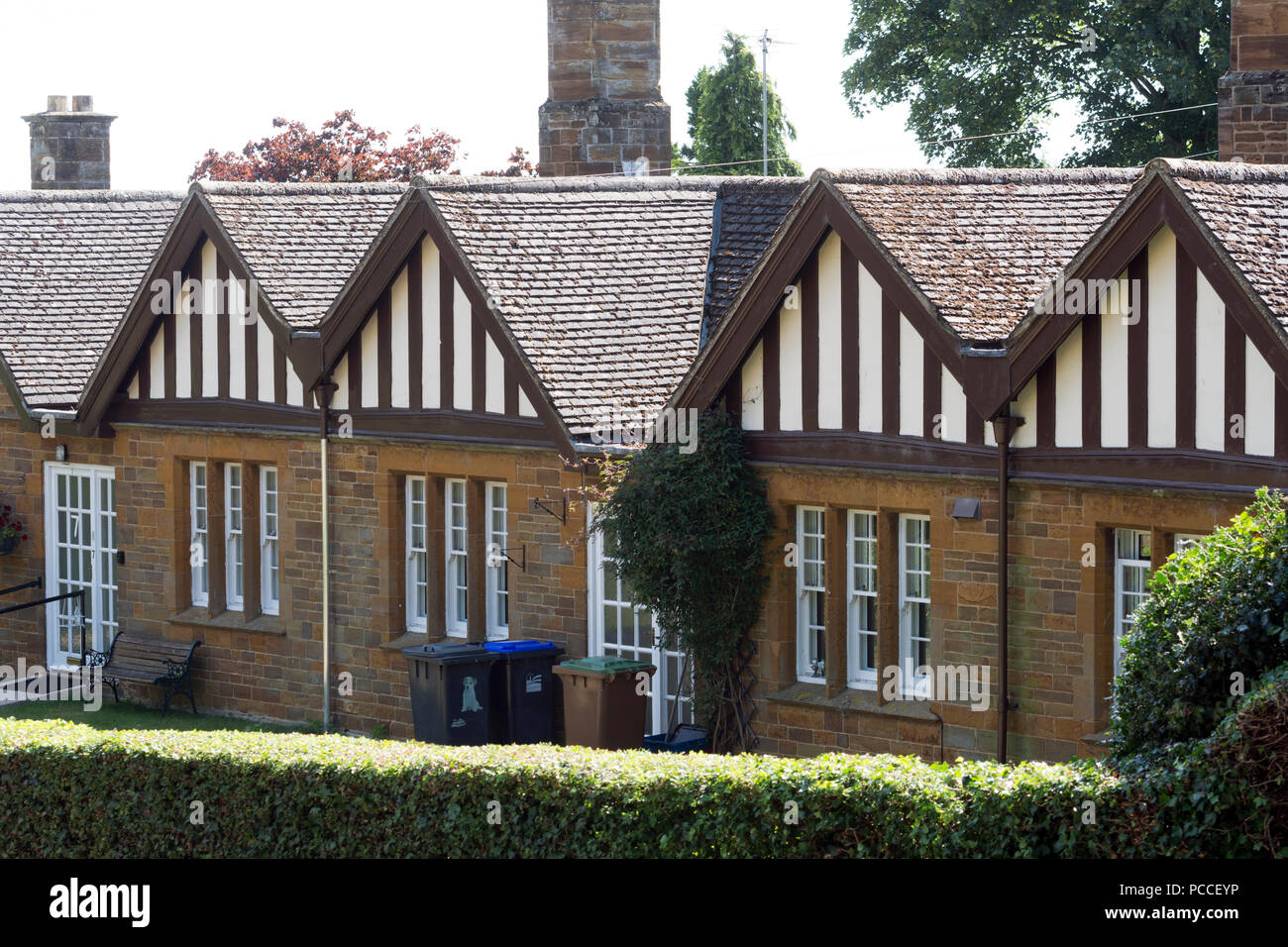 Almshouses in Creaton village, Northamptonshire, England, UK Stock ...