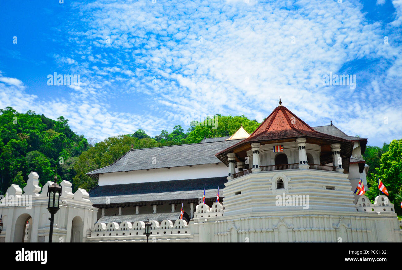 Temple of the Tooth, Kandy, Sri Lanka Stock Photo - Alamy