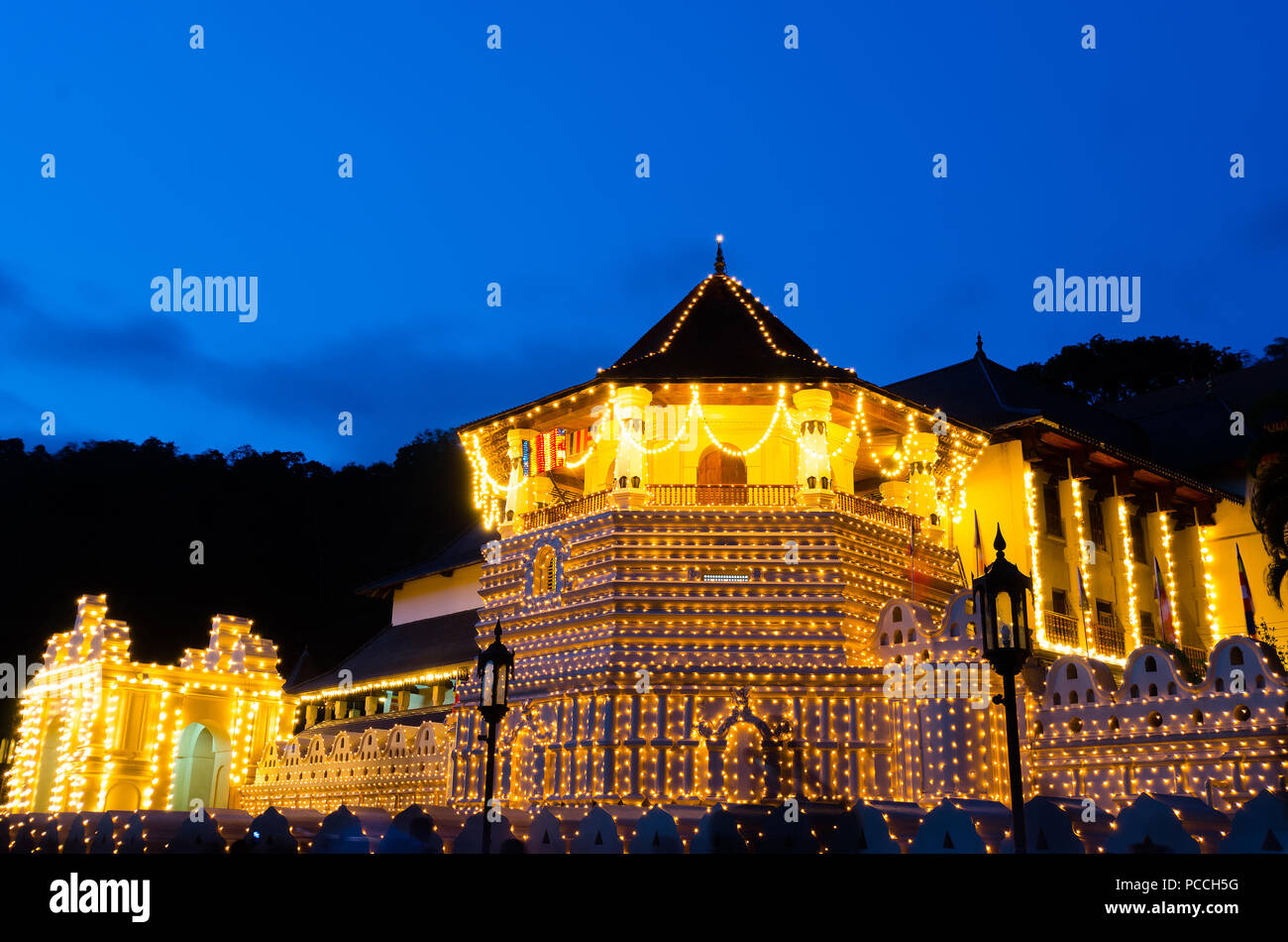 Temple of the Tooth, Kandy, Sri Lanka Stock Photo - Alamy