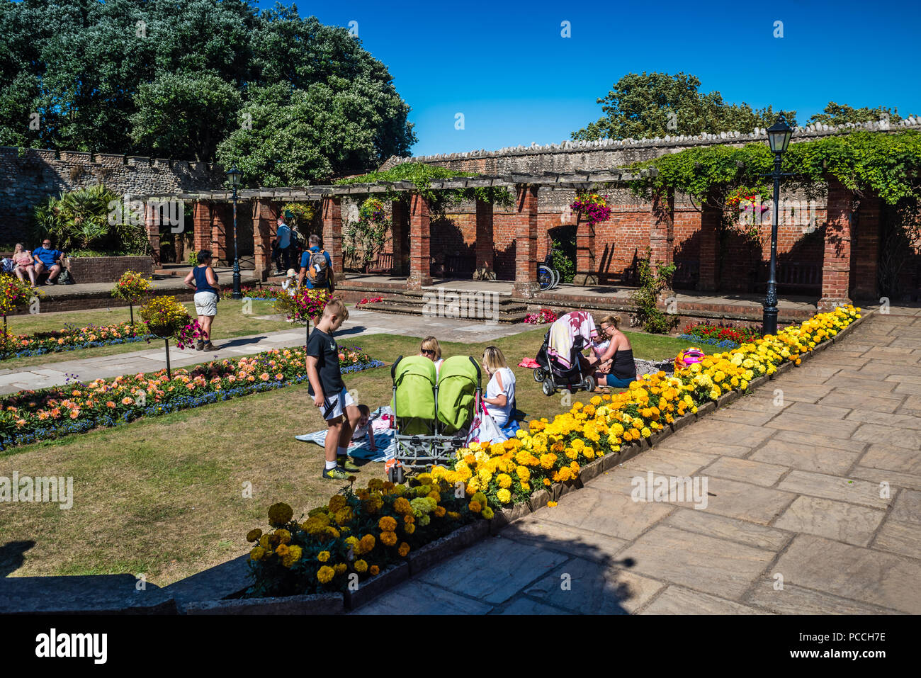 Gardens by the bay display garden hi-res stock photography and images ...