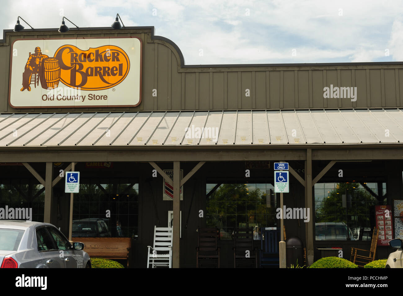 Cracker Barrel Old Country Store Stock Photo - Alamy Cracker Barrel Old Country Store Stock Photo - Alamy