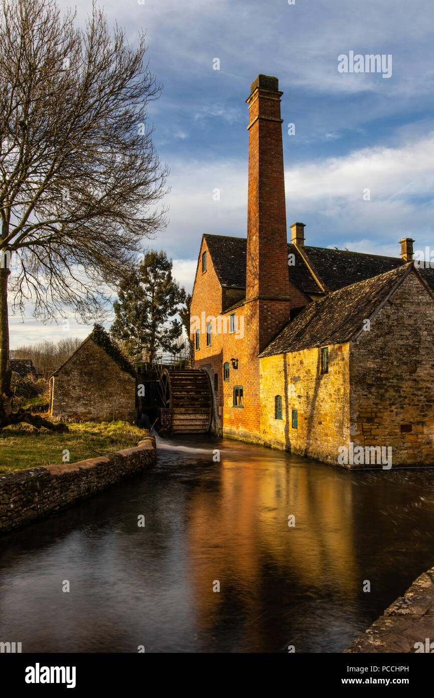 The Old Mill at Lower Slaughter Stock Photo - Alamy