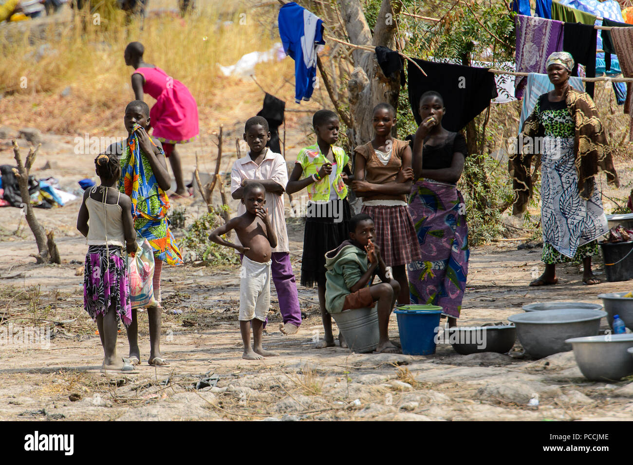 Mali washing clothes hi-res stock photography and images - Alamy
