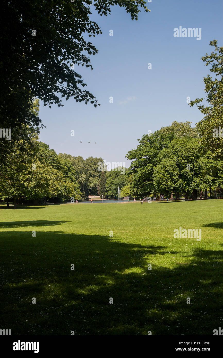 Beautiful park scene in the Volksgarten Park in Cologne, Germany Stock ...