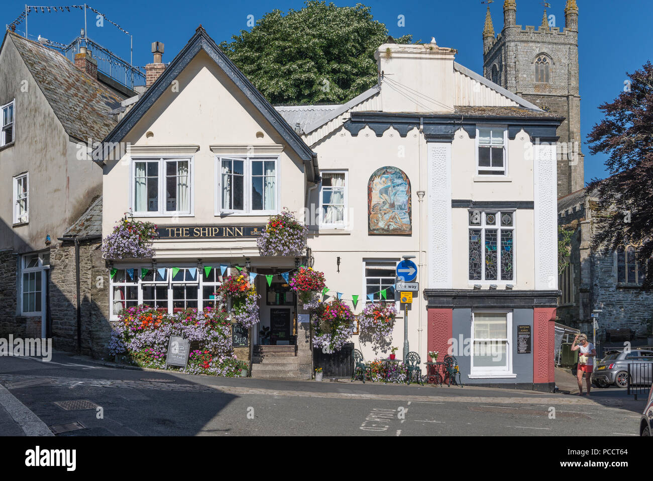 Fowey_pub hi-res stock photography and images - Alamy