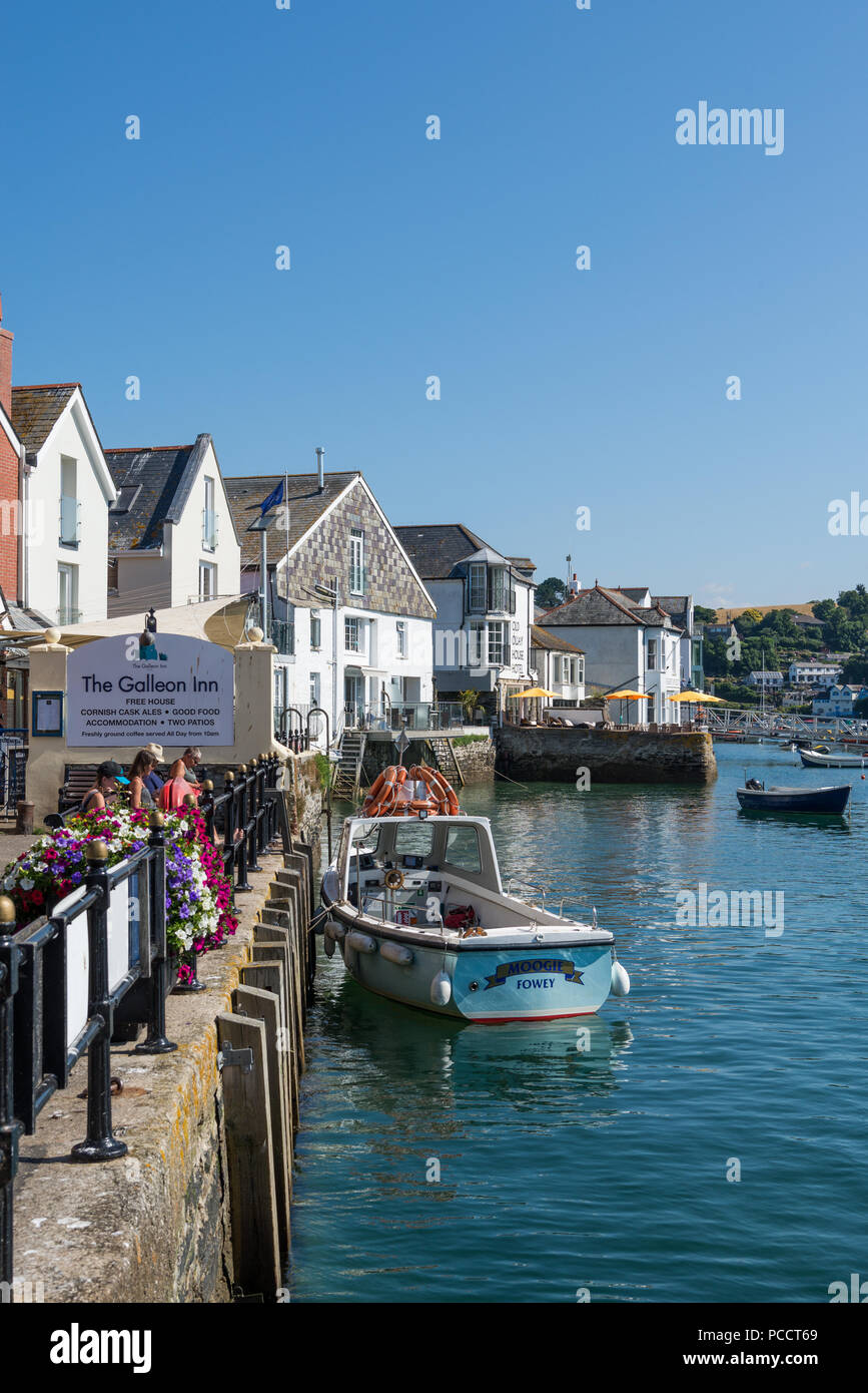 Fowey_pub hi-res stock photography and images - Alamy