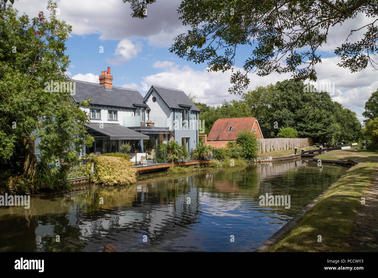 Waterside property, on the Stratford upon Avon Canal,, Warwickshire ...