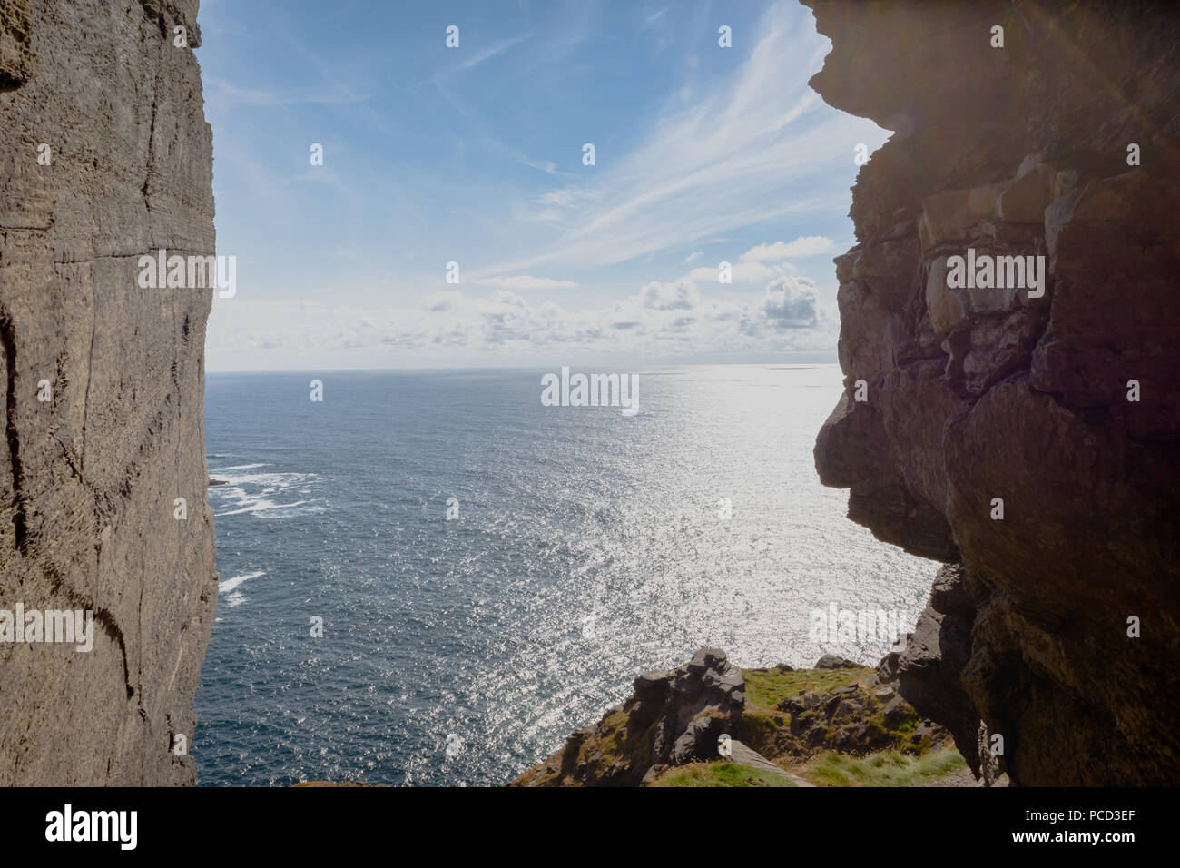 Daylight and cliffs hi-res stock photography and images - Alamy
