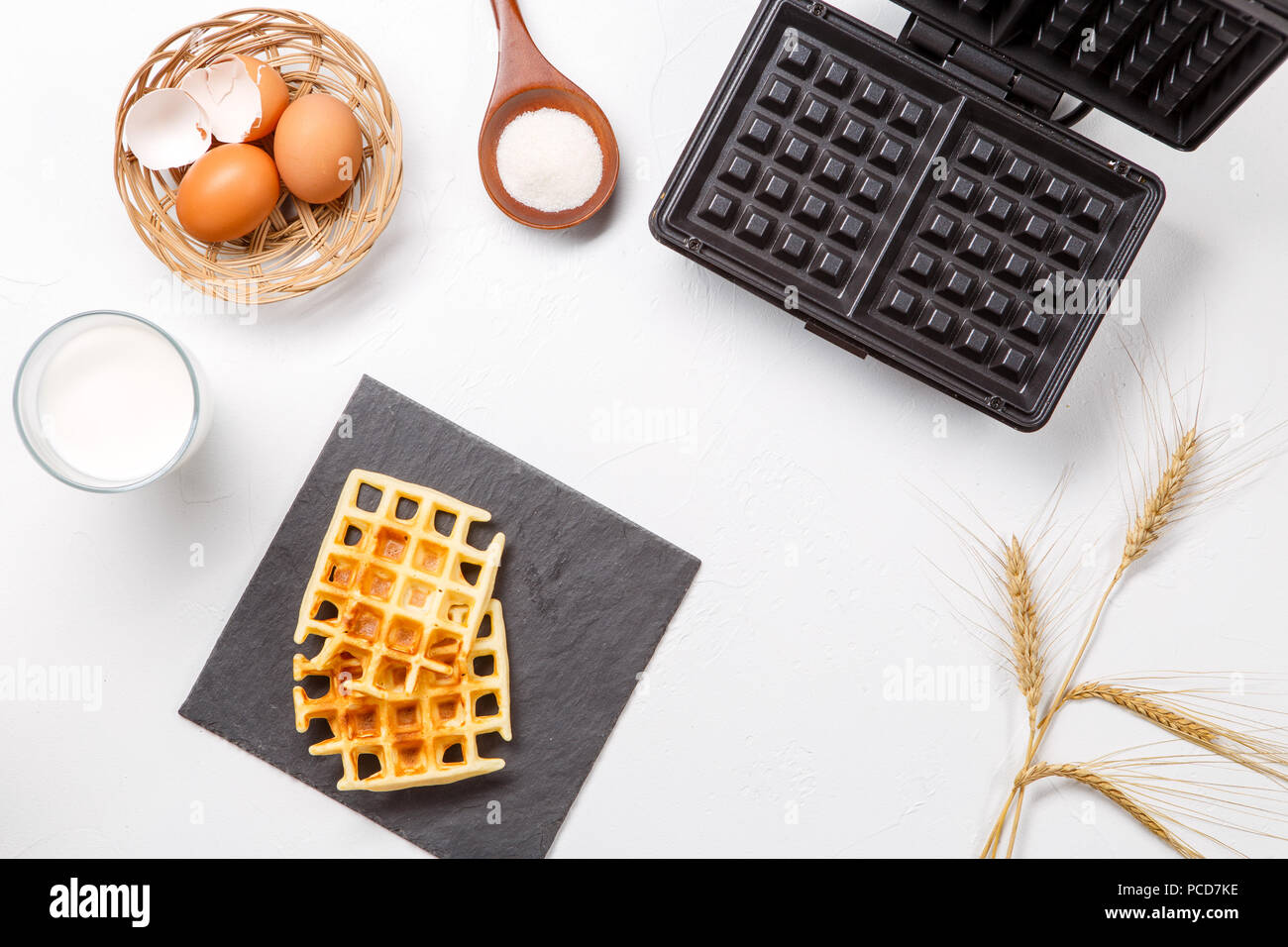 Waffle irons hi-res stock photography and images - Alamy