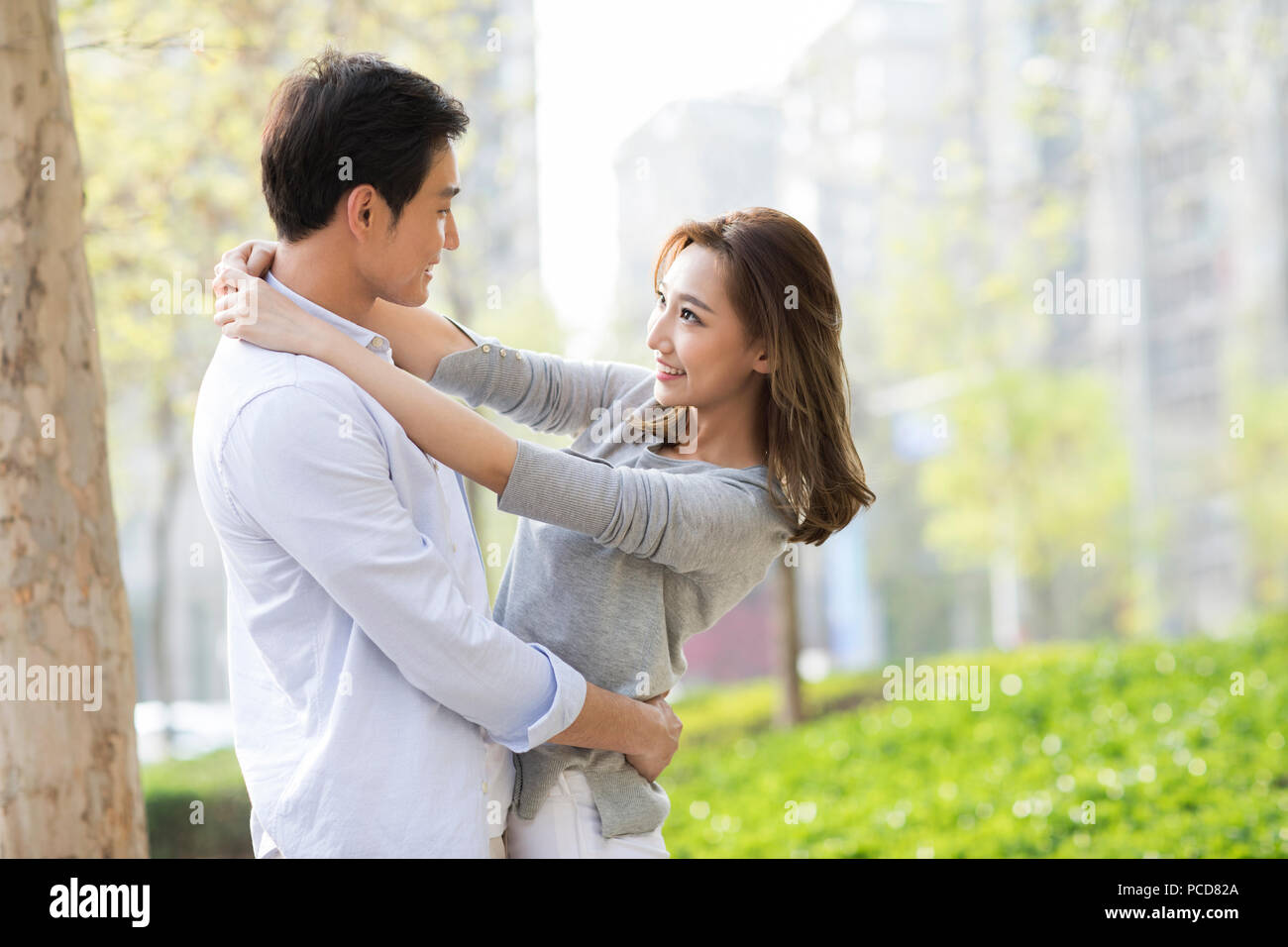 Happy young Chinese couple Stock Photo - Alamy