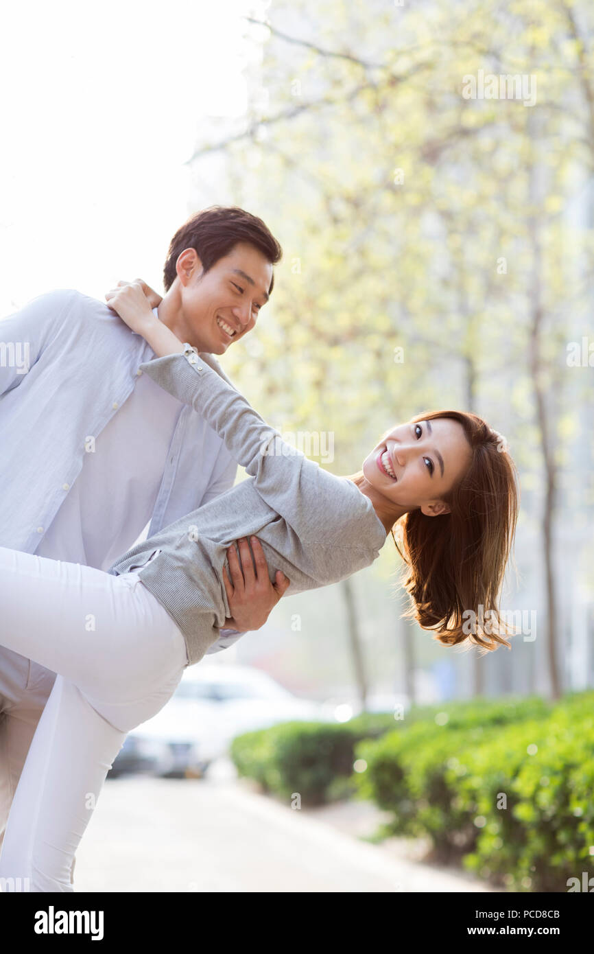 Happy young Chinese couple Stock Photo - Alamy