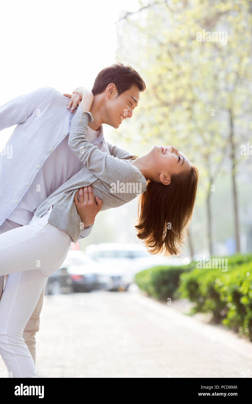 Happy young Chinese couple Stock Photo - Alamy