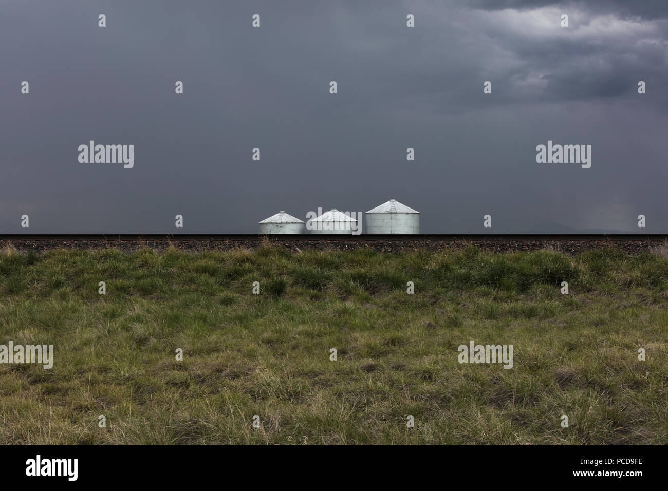 Giant silos hi-res stock photography and images - Alamy
