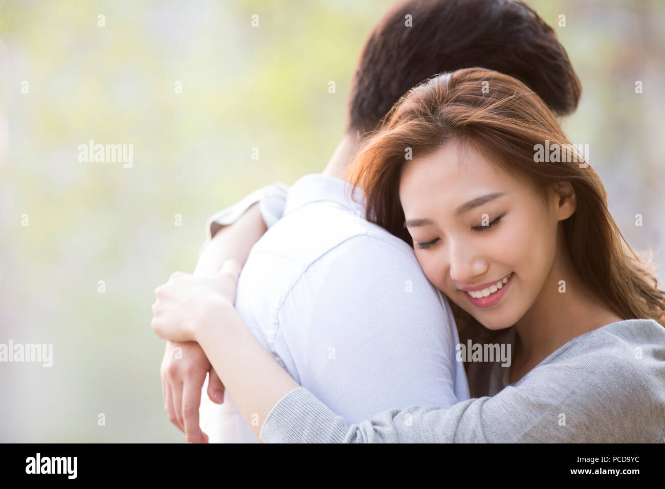 Happy young Chinese couple Stock Photo - Alamy