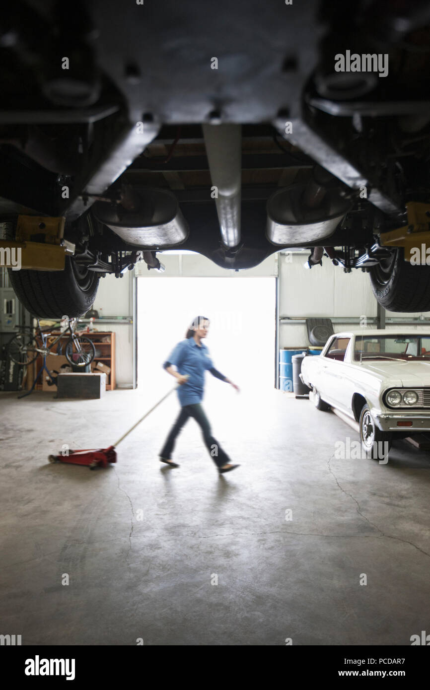 Mechanic pulling hi-res stock photography and images - Alamy