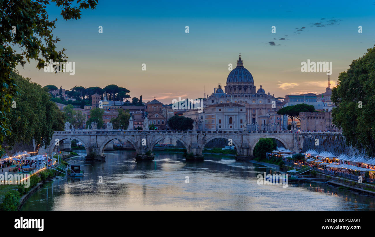 Dome saint peters cathedral seen hi-res stock photography and images ...