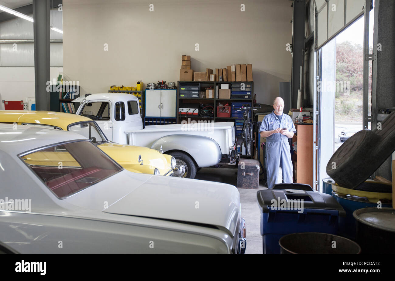 Cars standing in line car hi-res stock photography and images - Alamy