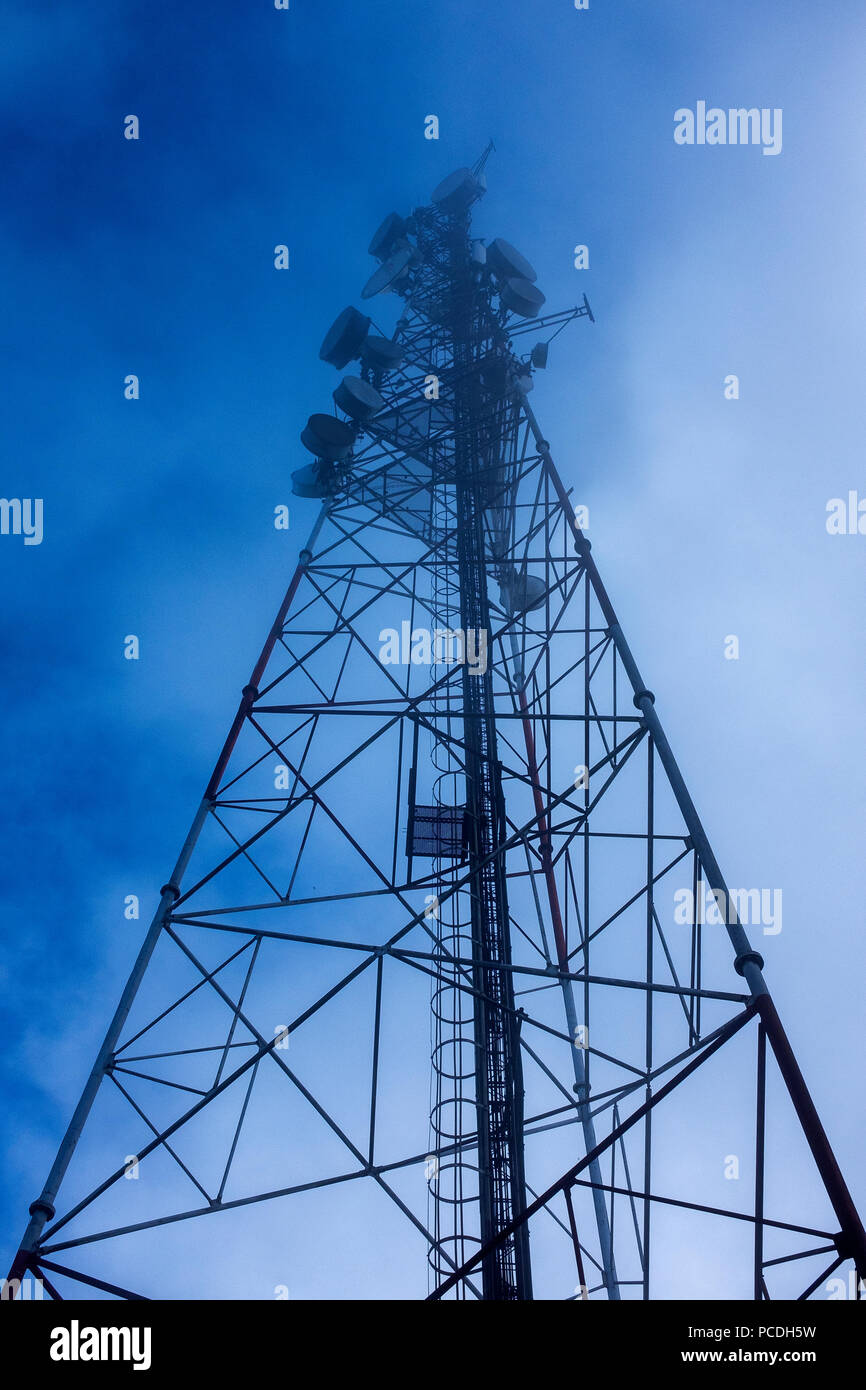 Radio mast hi-res stock photography and images - Alamy
