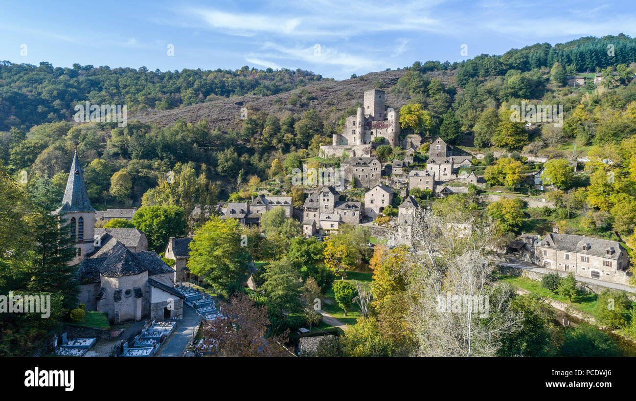 France, Aveyron, Belcastel, labelled Les Plus Beaux Villages de France ...