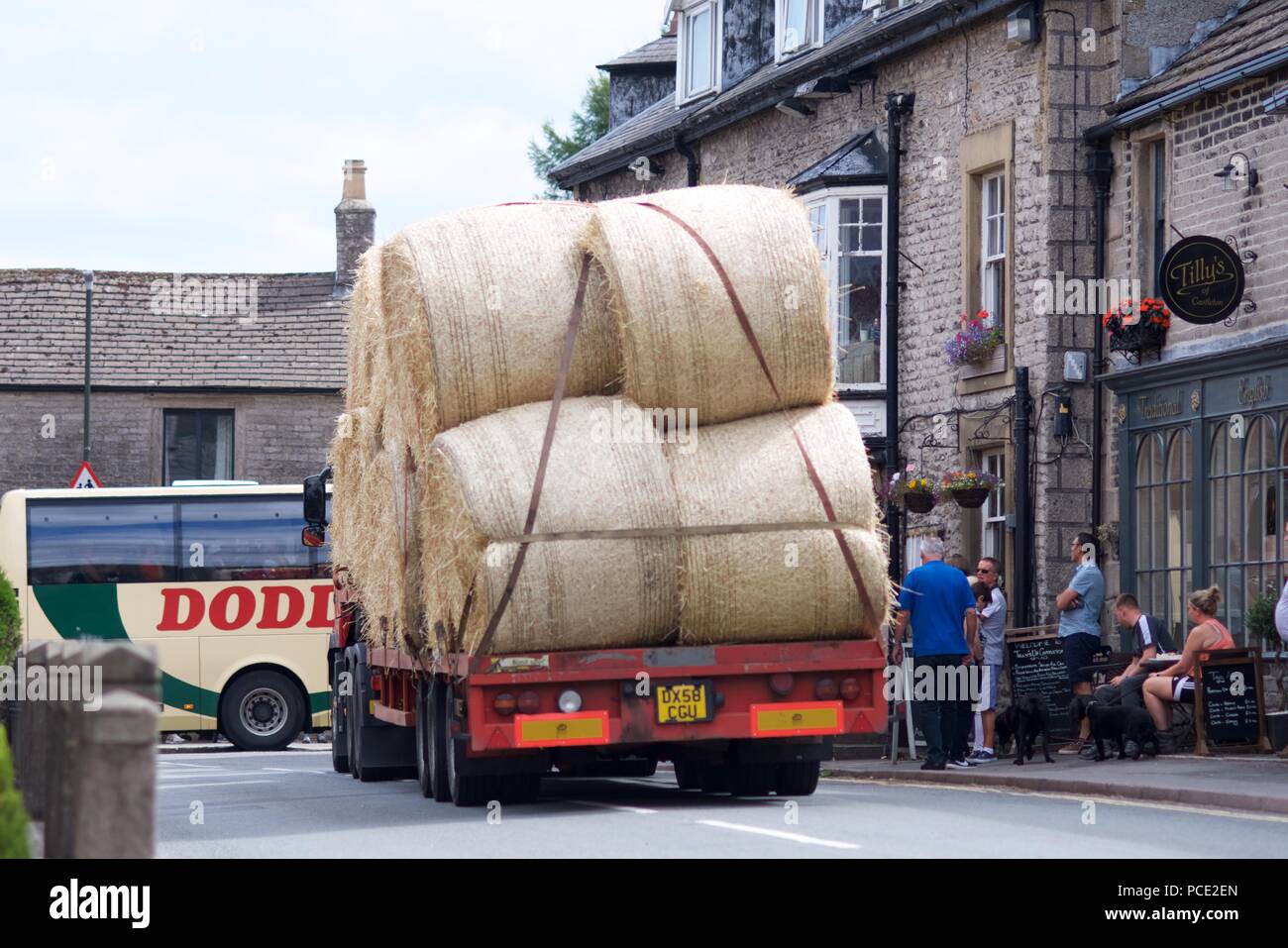 Lorry bus hi-res stock photography and images - Alamy