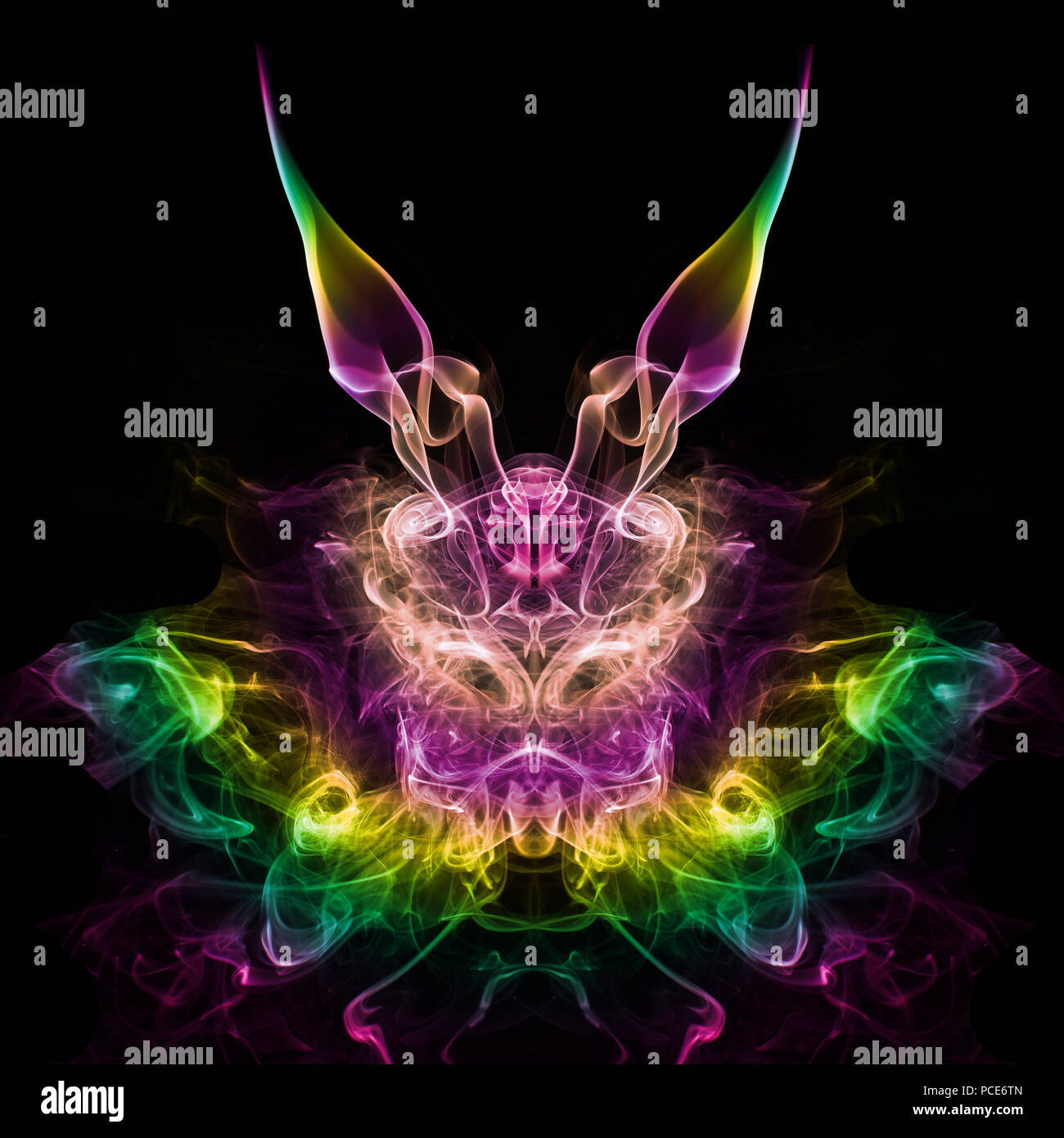 Patterns symmetry hi-res stock photography and images - Alamy