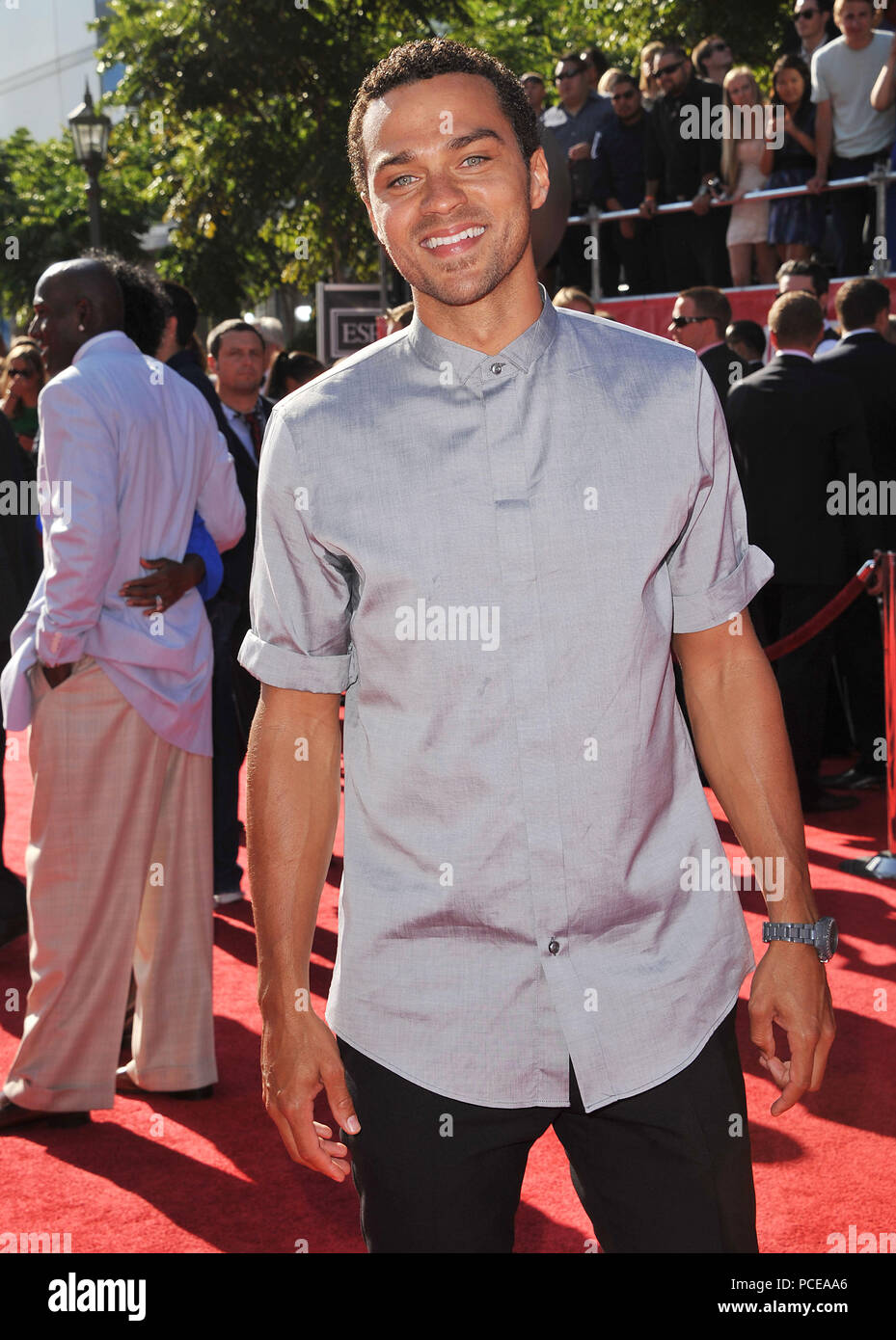 Jesse williams _111 red carpet event hi-res stock photography and ...
