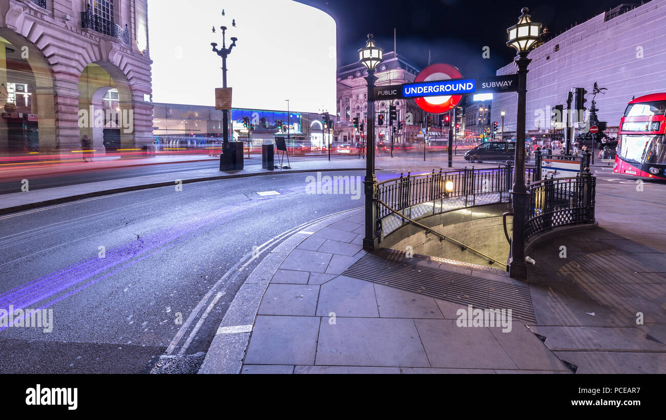 red buses in London Stock Photo - Alamy