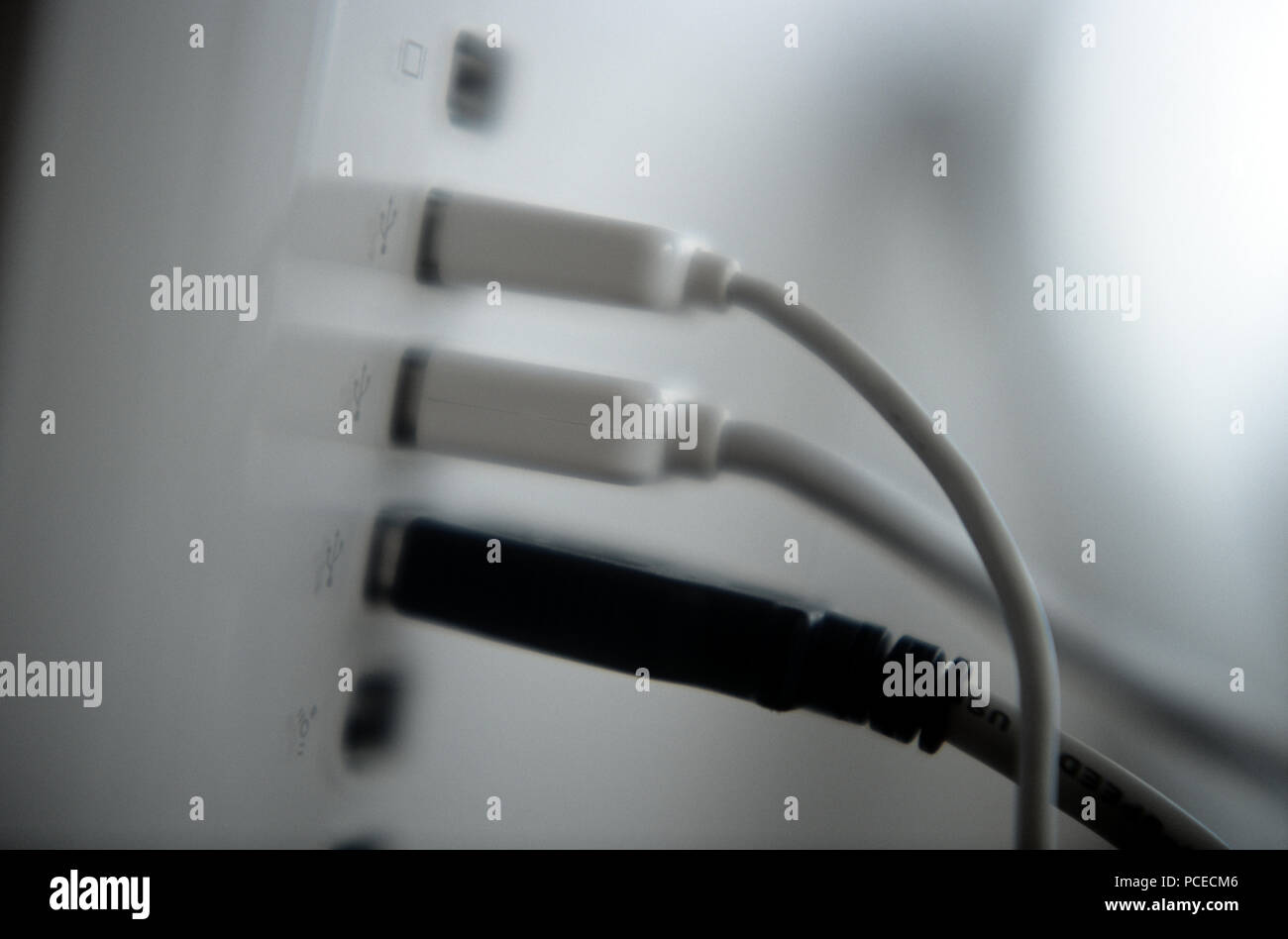 USB connection on an Apple iMac G5 computer Stock Photo - Alamy