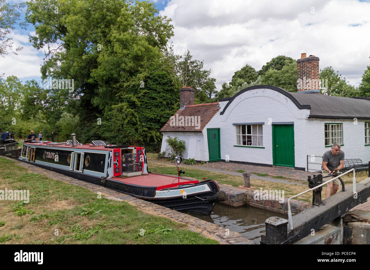 Barrel roofed lock keepers cottage on the Stratford upon Avon Canal at ...
