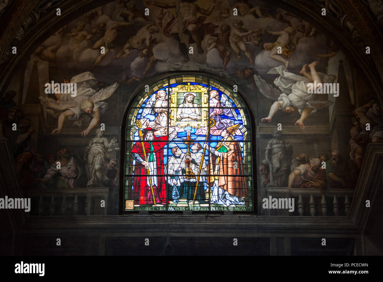 Italian church interior hi-res stock photography and images - Alamy