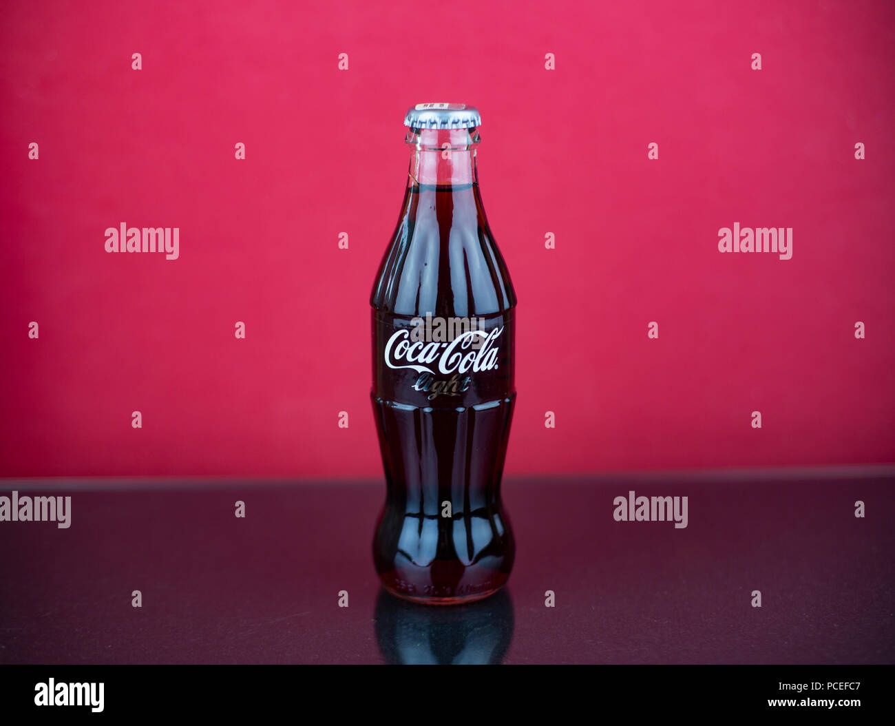 Red coca cola light logo hi-res stock photography and images - Alamy
