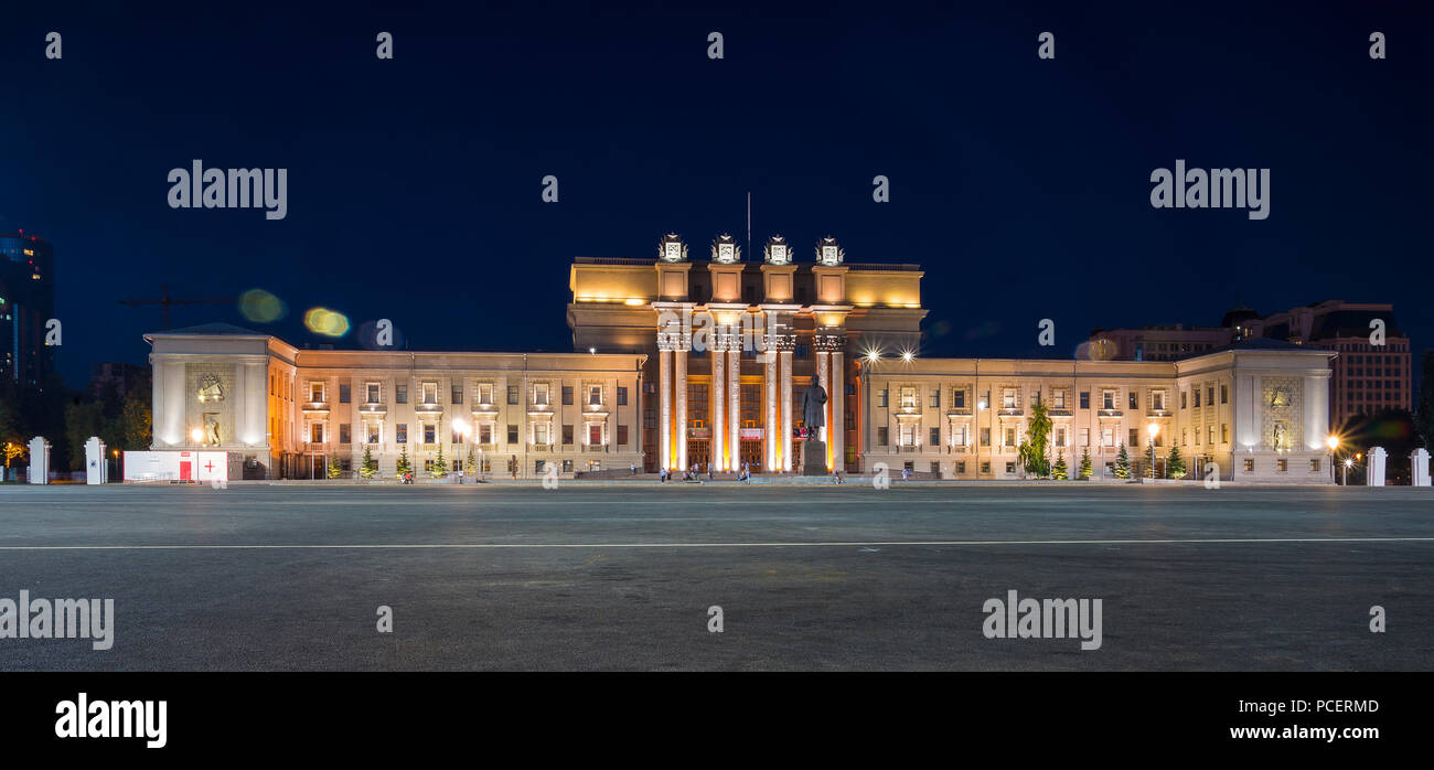 Opera and ballet building on Kuibyshev square in Samara, Russia Stock ...
