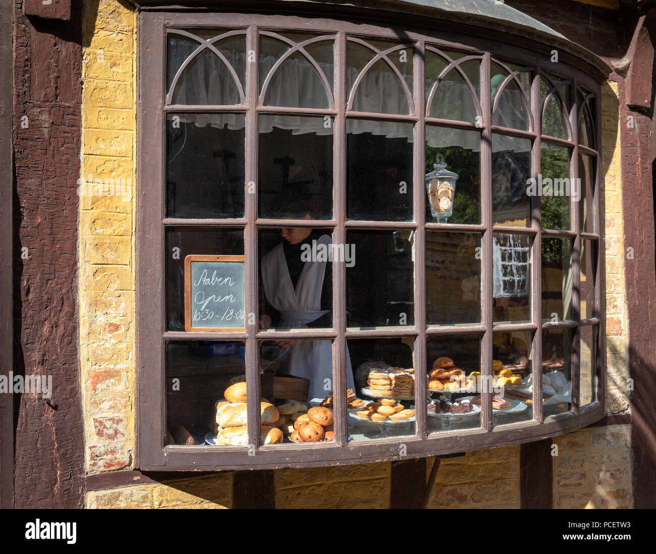 Bakery Window Bread Display Stock Photos & Bakery Window Bread Display ...