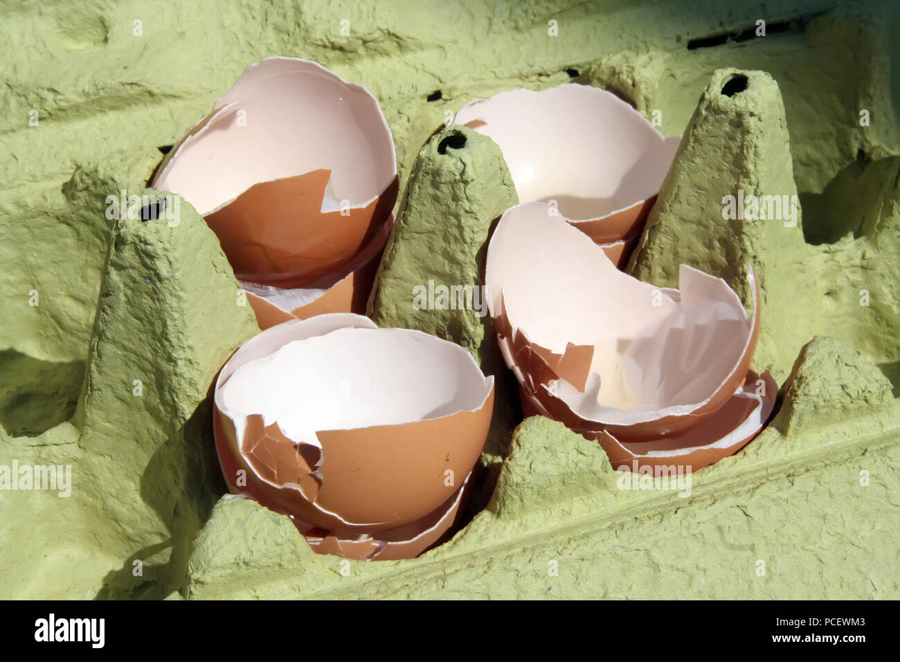 Cracked egg shells. Cracked eggs. Broken eggs Stock Photo - Alamy