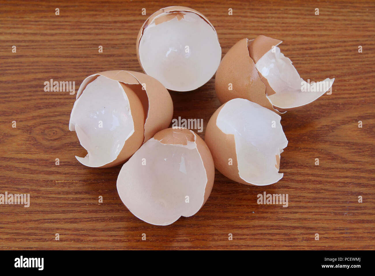 Half empty carton of eggs hi-res stock photography and images - Alamy