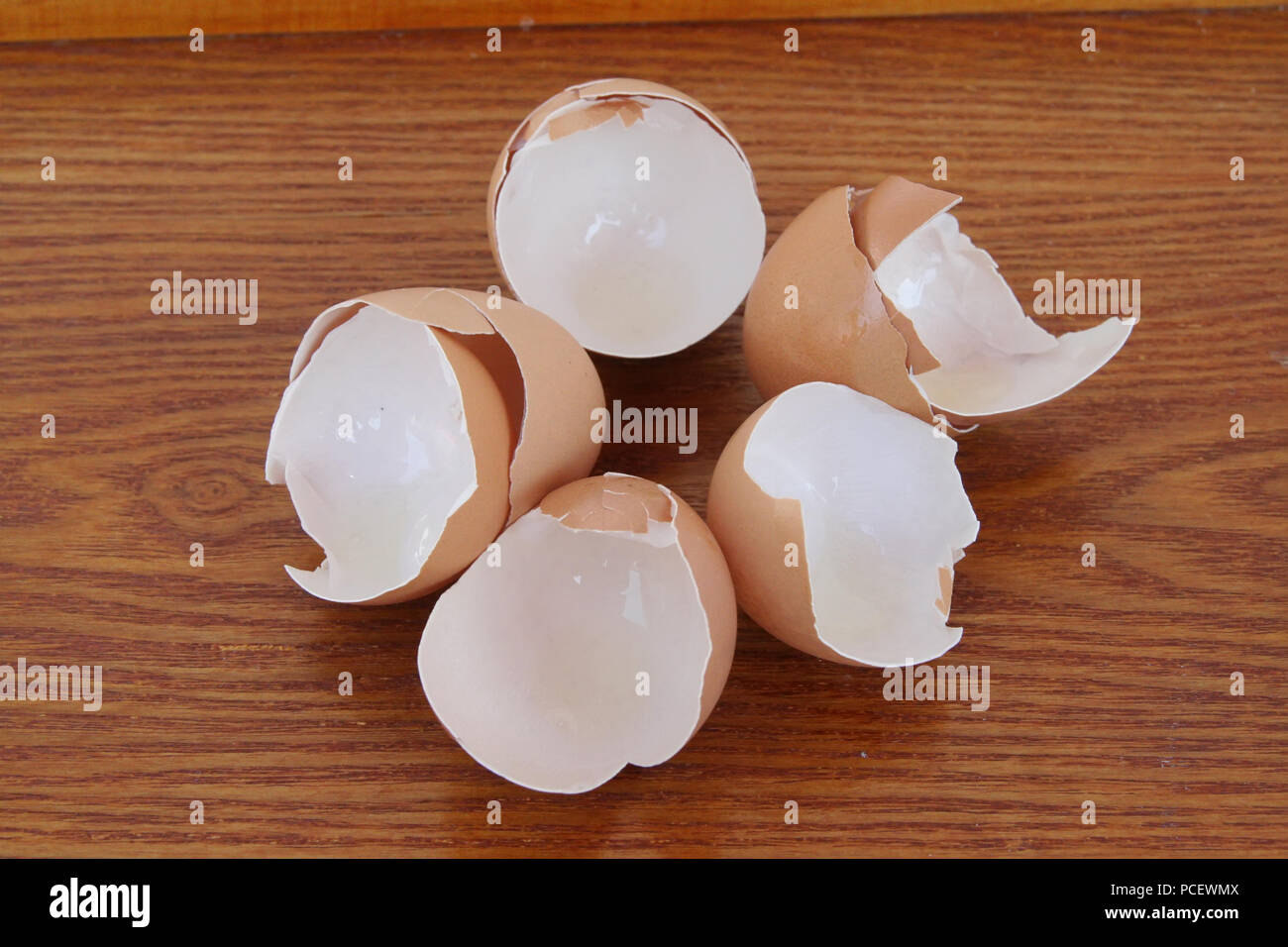 Broken eggs hi-res stock photography and images - Alamy