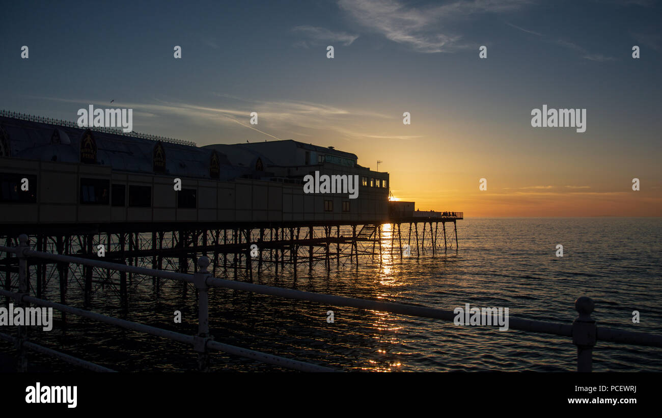 Pier ocean sun hi-res stock photography and images - Alamy