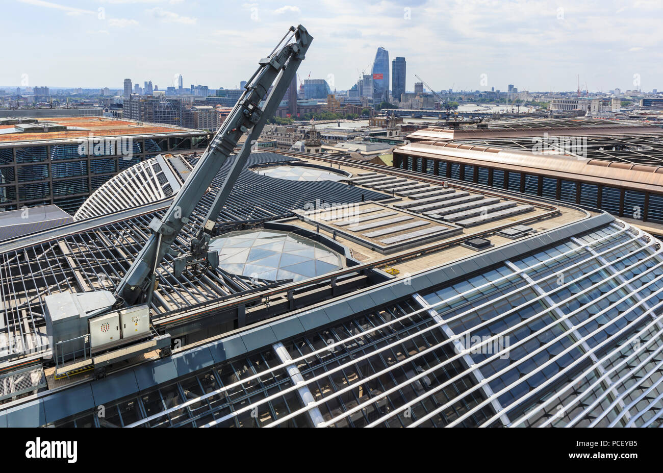 Solar shading fins hi-res stock photography and images - Alamy