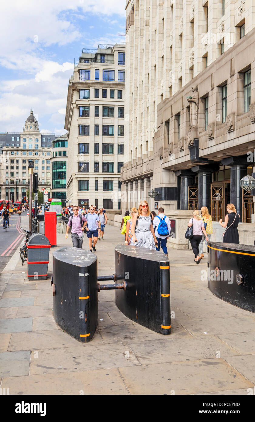 Counter-terrorism measures in the City of London: anti-vehicle bollards ...