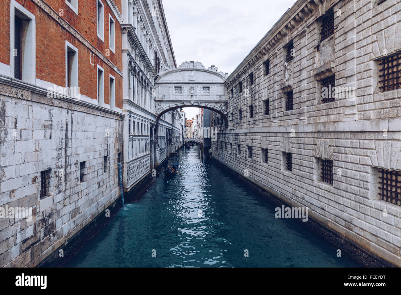 View of the Bridge of Sighs (Ponte dei Sospiri) and the Rio de Palazzo ...